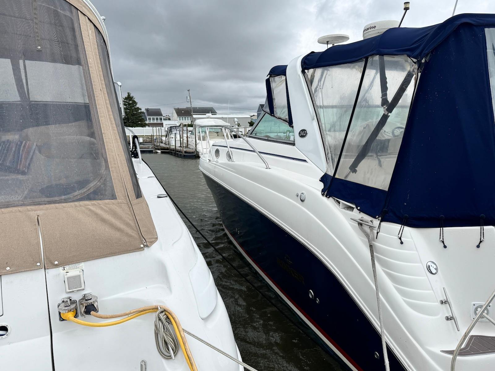 2006 Rinker 342 Express Cruiser in Sandusky, OH | Knot 10