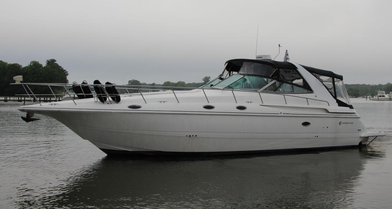 2002 Cruisers Yachts 4270 Express in Essex, MD | Knot 10