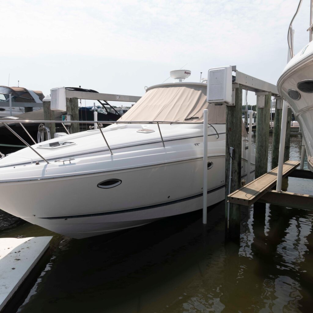 2009 Rinker 340 Express Cruiser in Edgewater, MD | Knot 10
