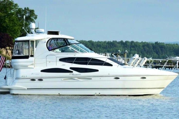 2005 Cruisers Yachts 405 Express Motoryacht in Essex, MD | Knot 10