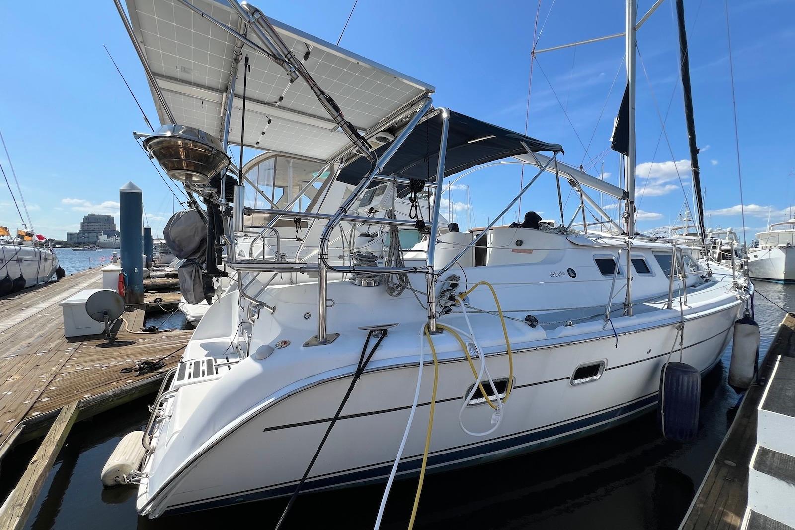 2005 Hunter 44 Deck Salon in Baltimore, MD | Knot 10