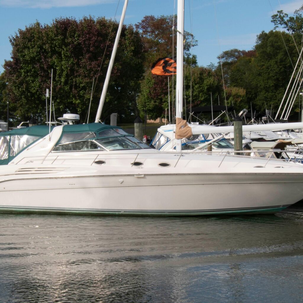 1995 Sea Ray 440 Sundancer in Chesapeake City, MD | Knot 10