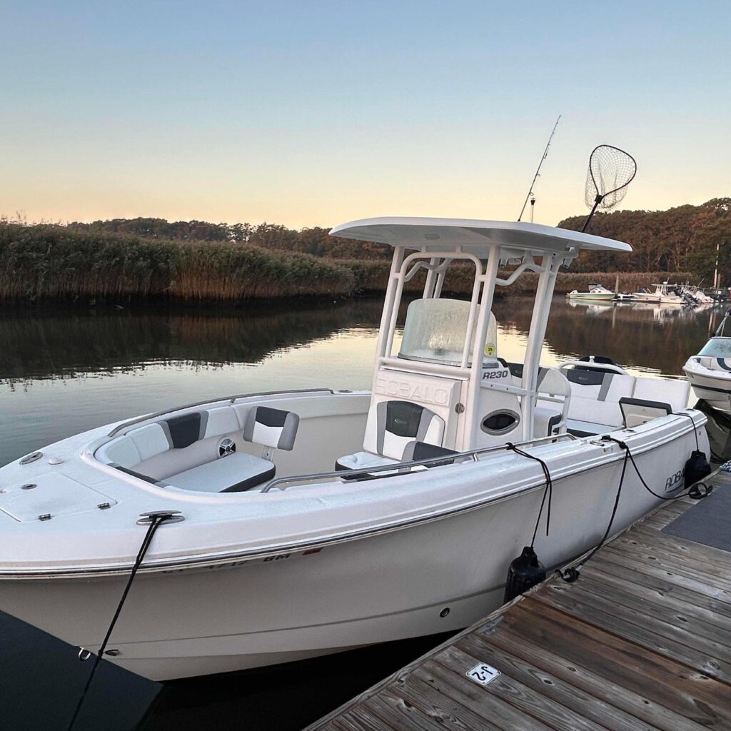 2020 Robalo R230 Center Console in Old Saybrook, CT | Knot 10