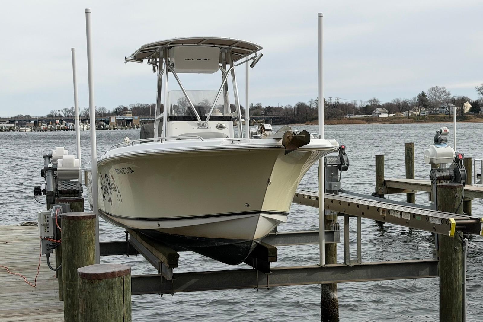 2009 Sea Hunt Ultra 232 in Glen Burnie, MD | Knot 10